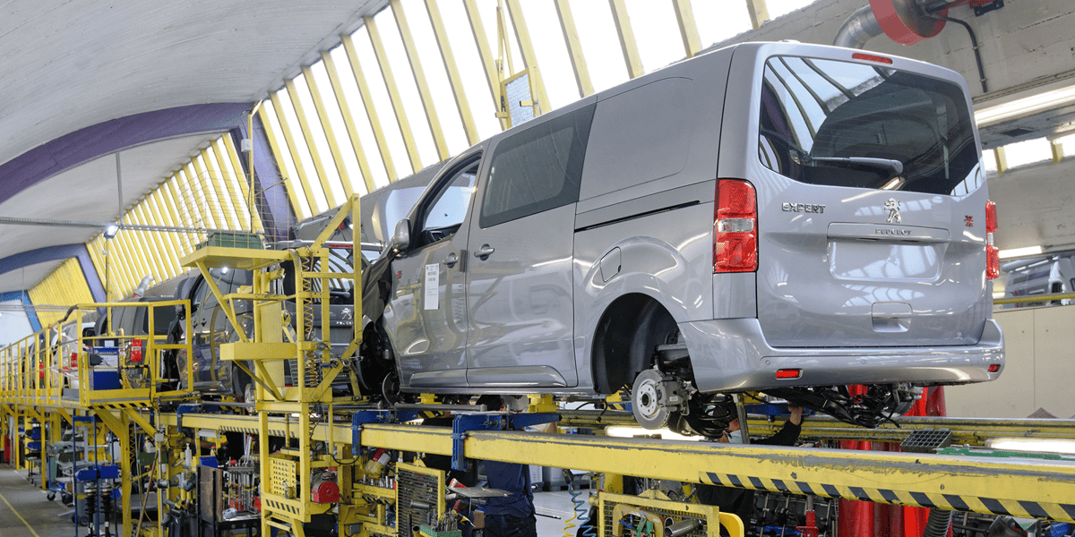 Dangel transforme les utilitaires de Stellantis en 4x4 hybrides