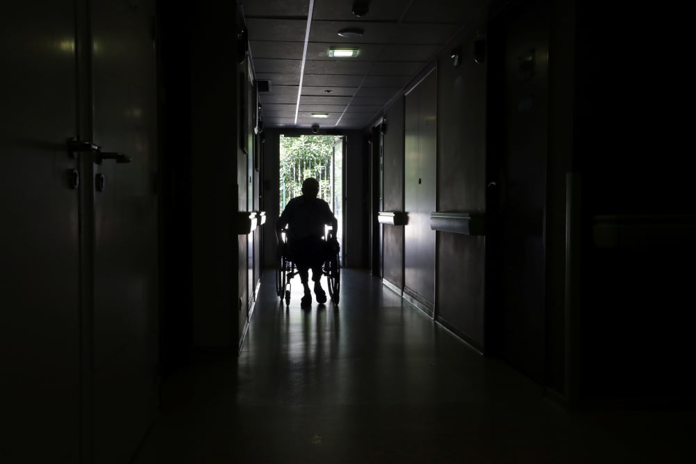 2,8 millions de seniors dépendants en 2052 : la France face à un mur ...