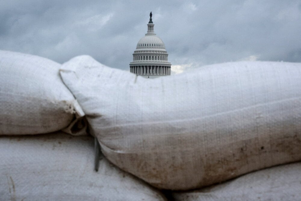 États-Unis : pourquoi les élus démocrates hésitent à provoquer un ...